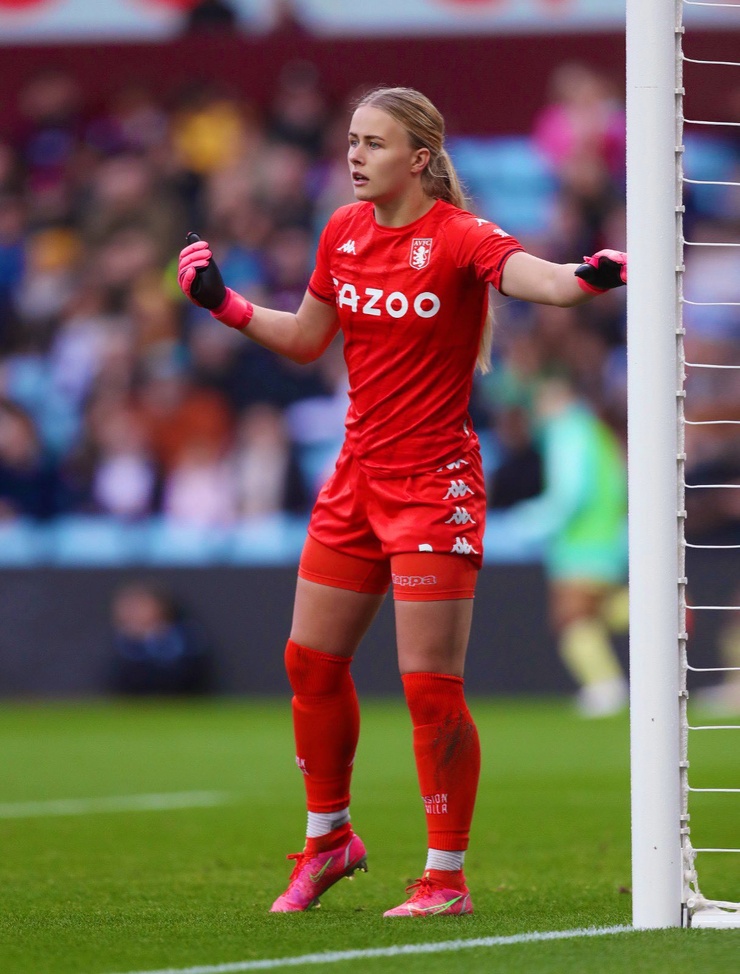 Hannah Hampton image