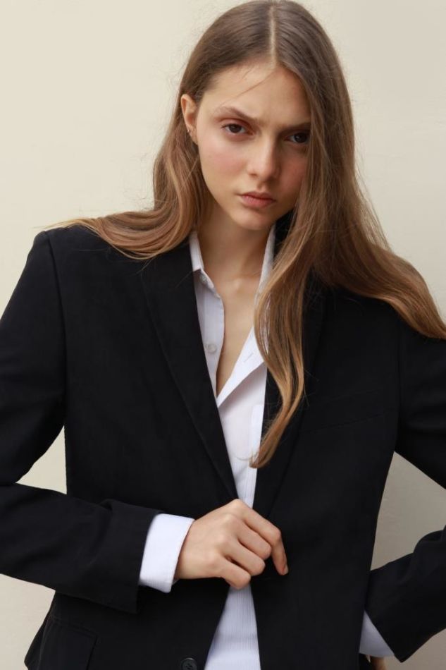 Picture of Livia Araujo