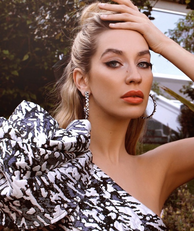 Rhiannon Lee picture