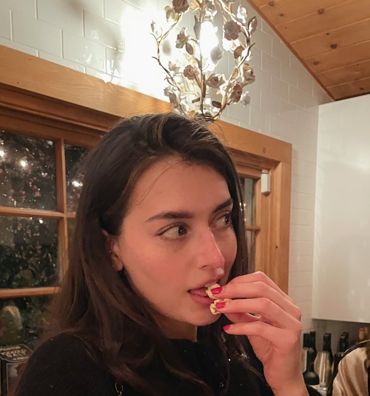 Jessica Clements image