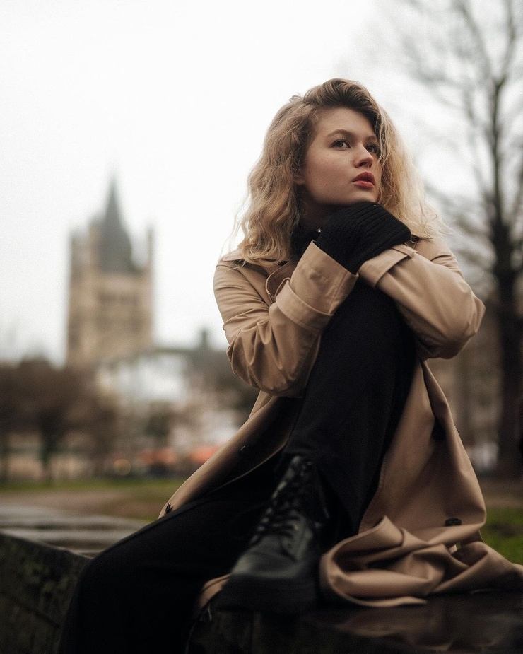 Picture of Luna (model)