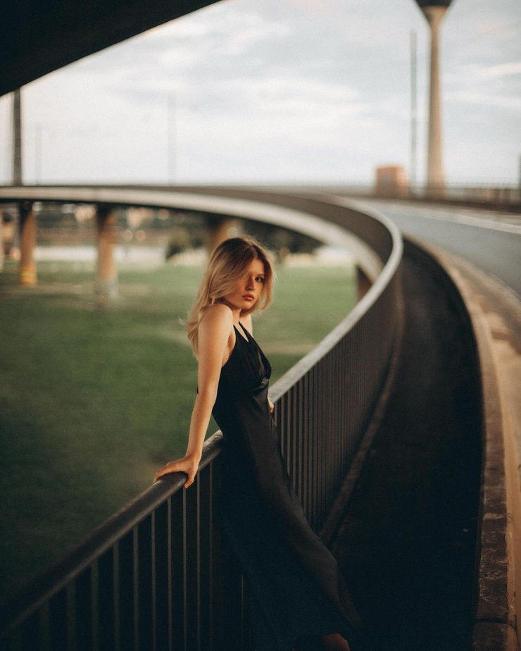 Luna (model) picture