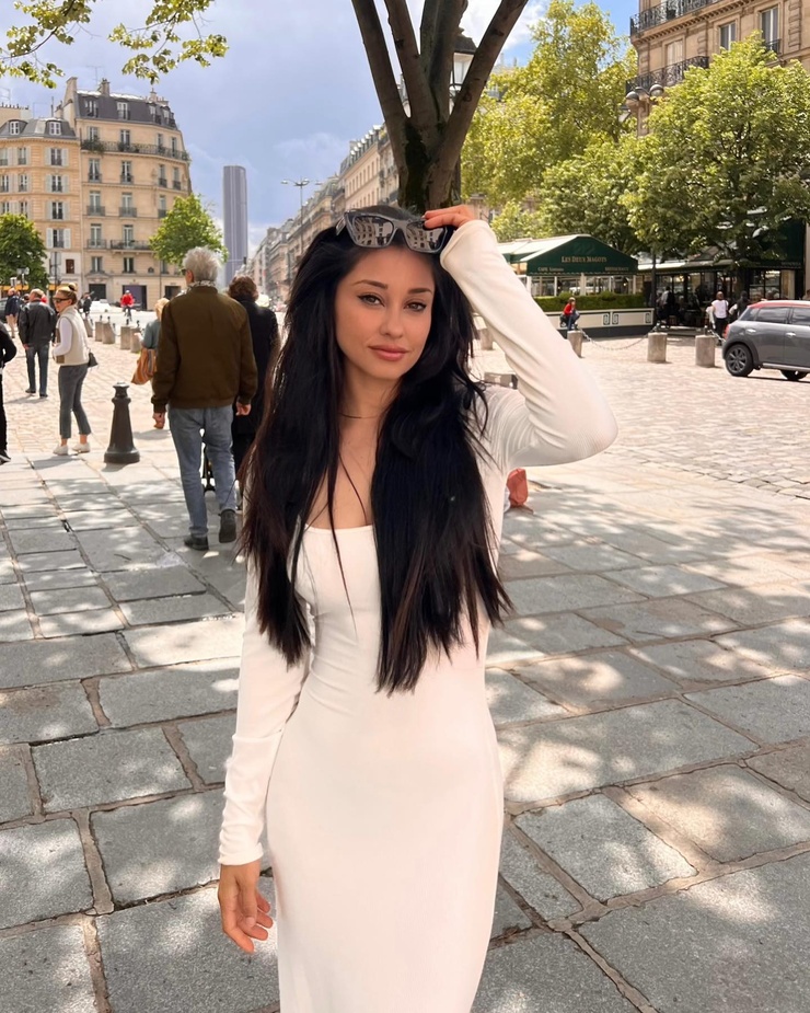 Picture of Yvette Monreal