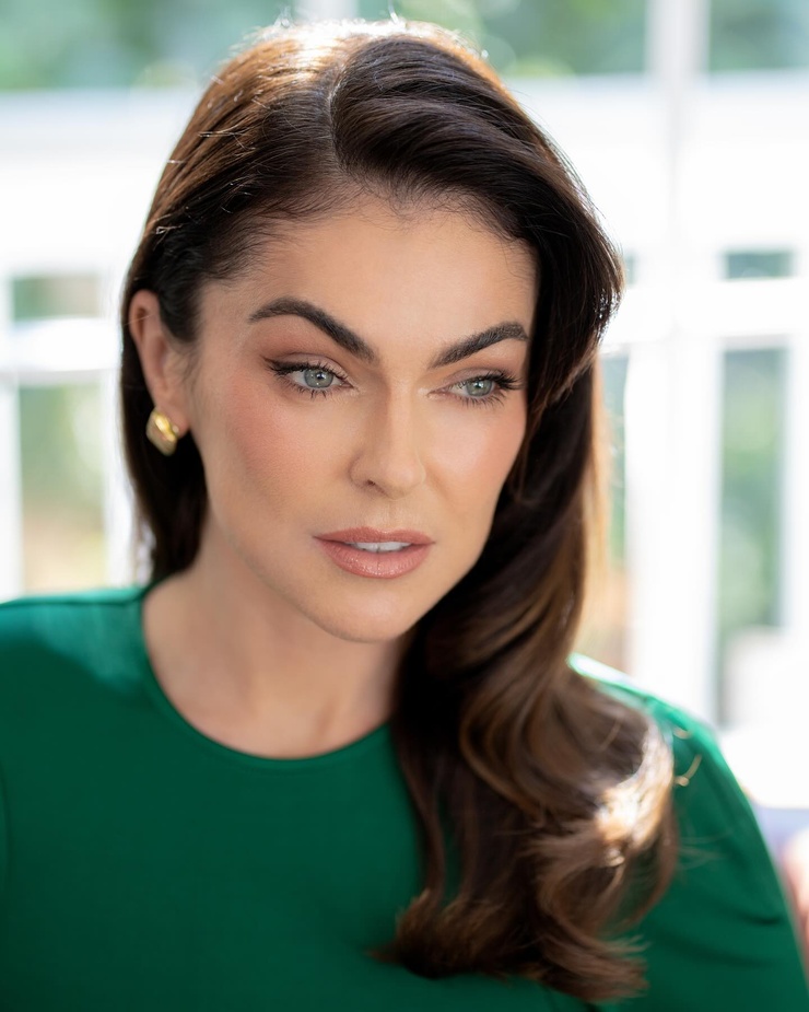 Serinda Swan image