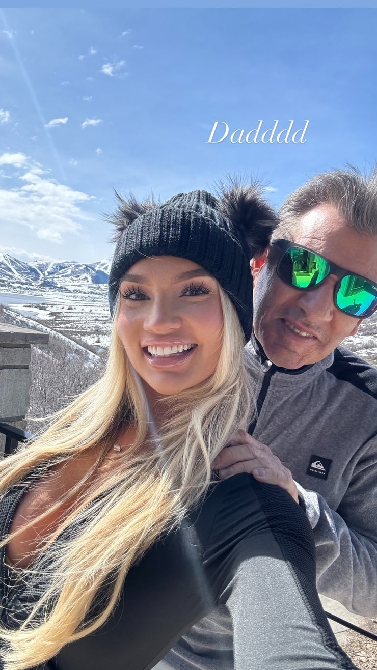 Picture of Alexa Collins