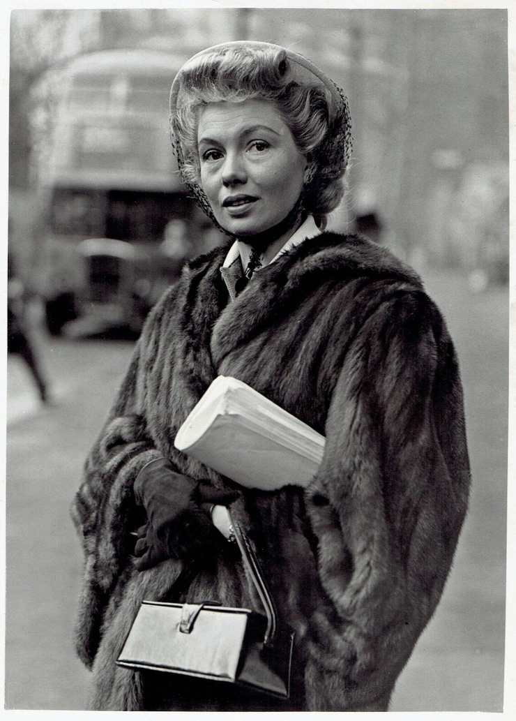 Yolande Donlan