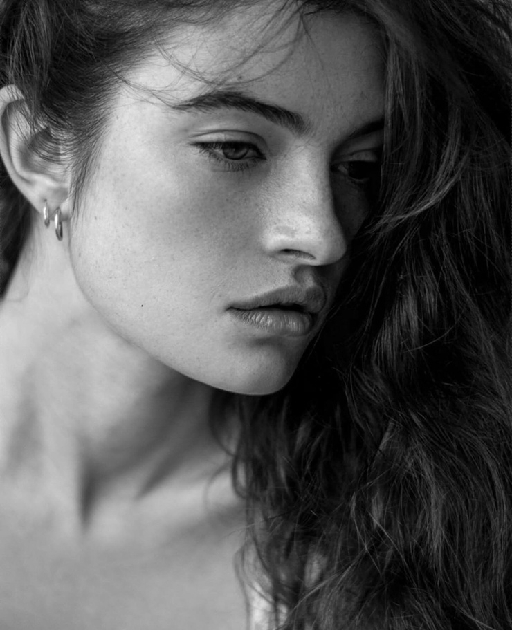 Picture of Eve Dumon