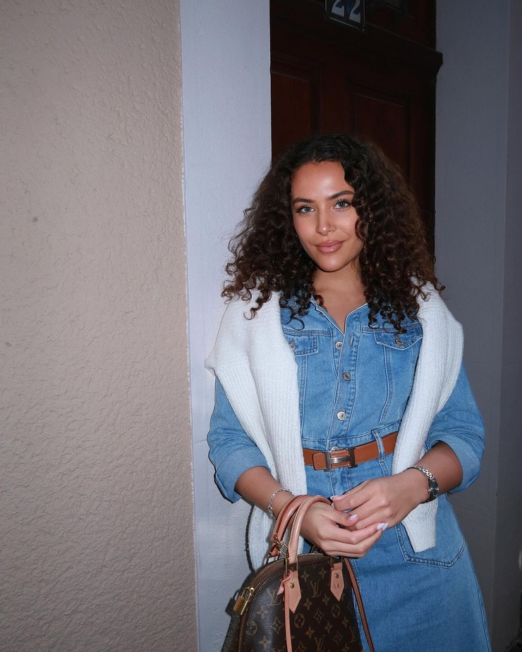 Picture of Illana Barry