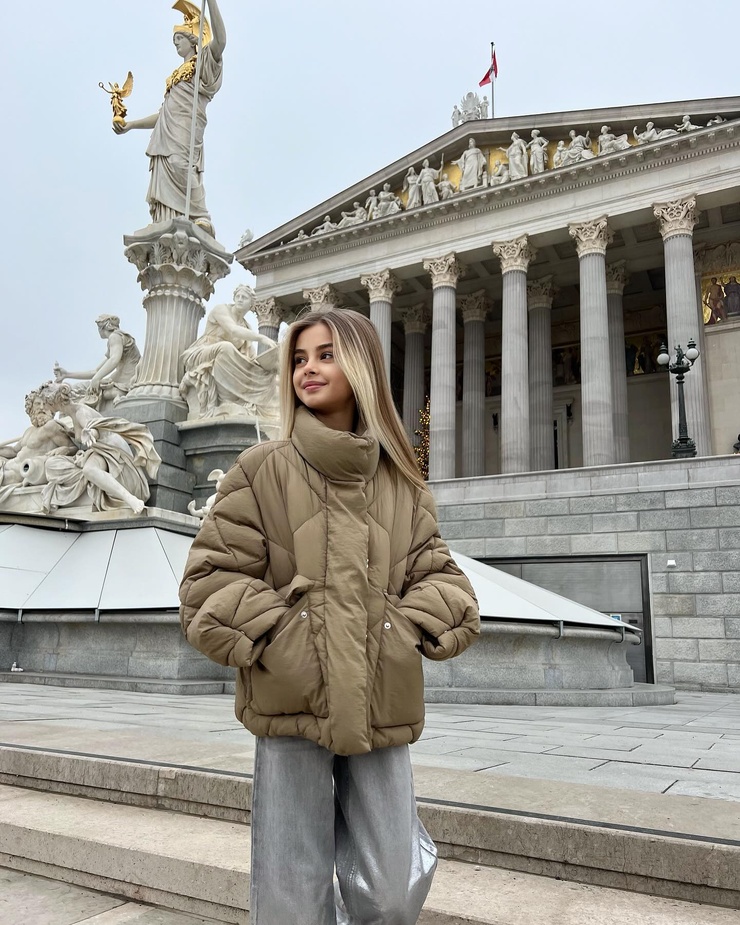 Picture of Kamelia Melnic