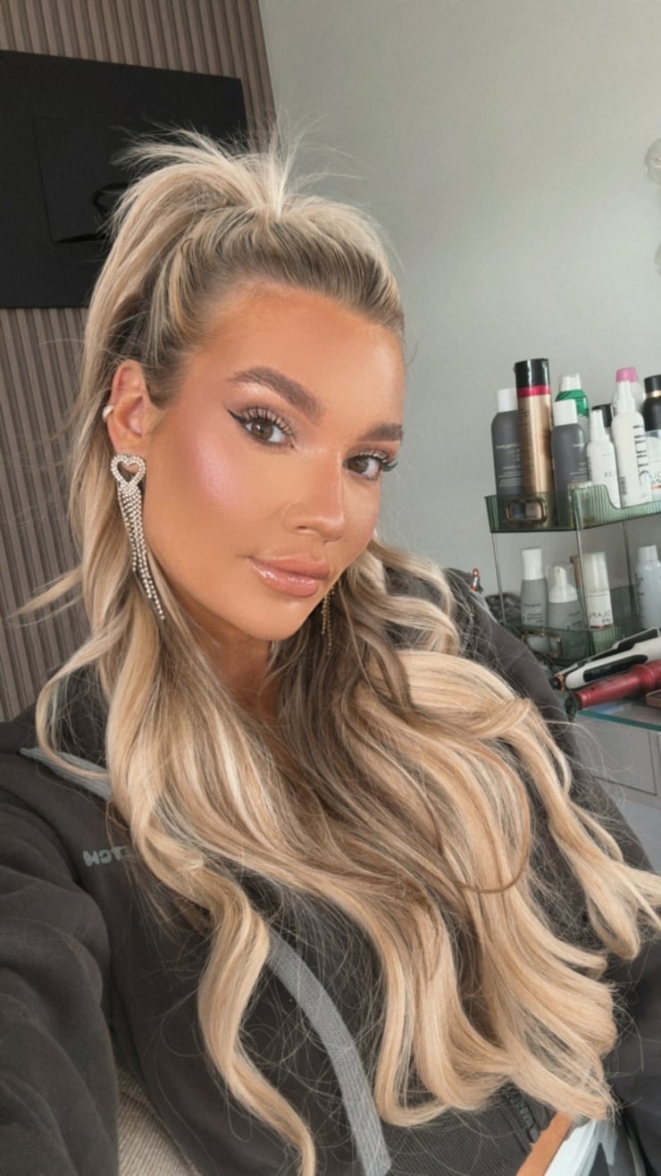 Picture of Alexa Collins