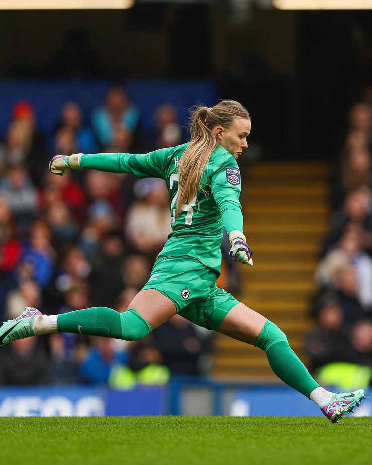 Hannah Hampton picture