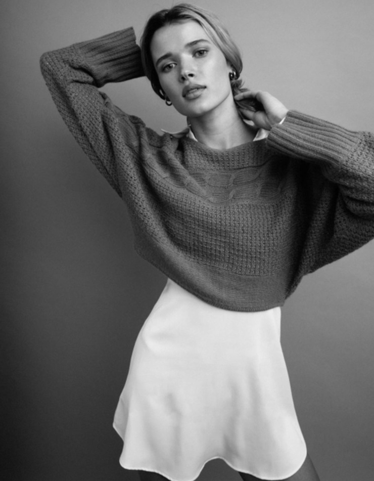 Picture of Veronica Sanchez model