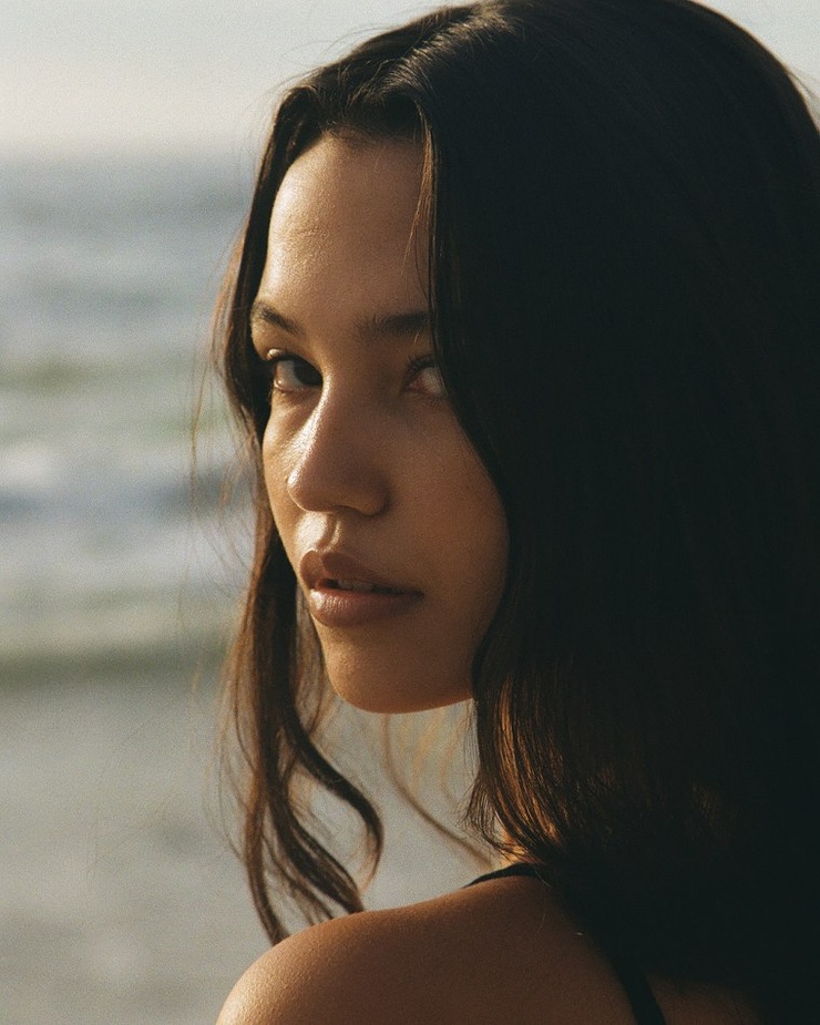 Chloe Sheppard picture