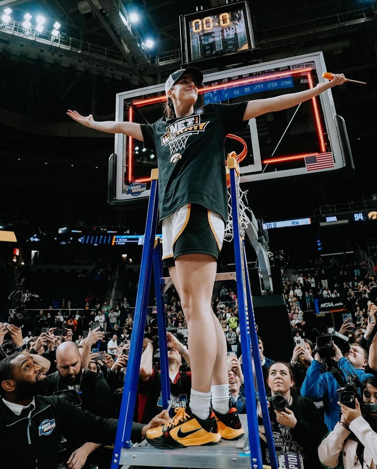 Picture of Caitlin Clark (ii)