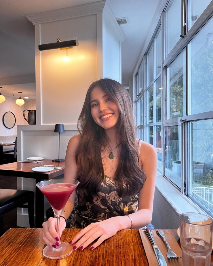 Image of Isabel Deroy-Olson