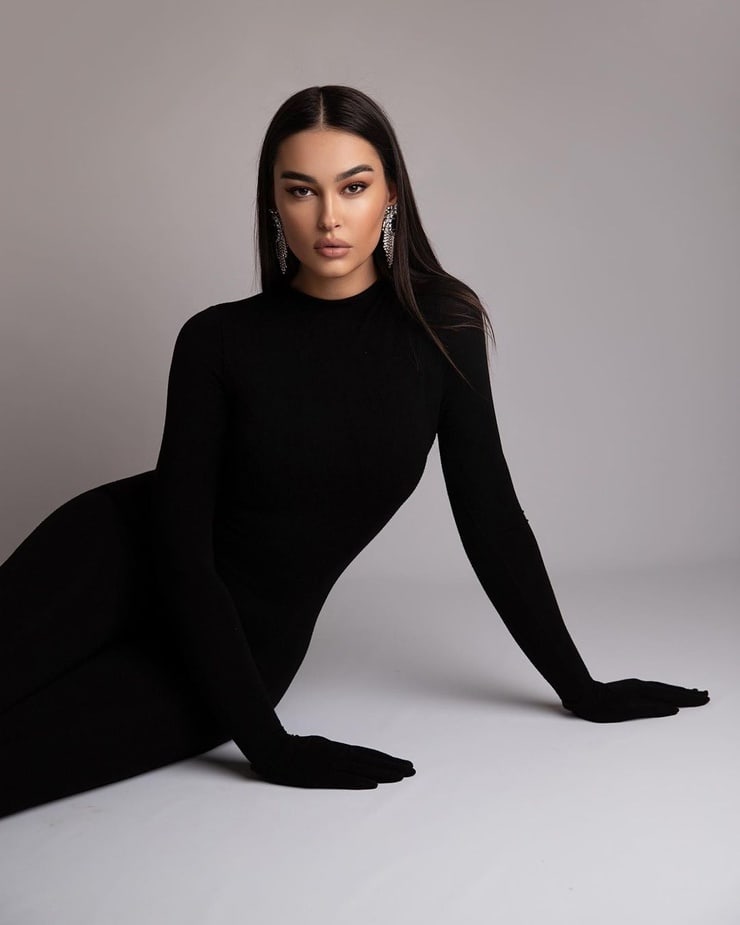 Picture of Adrola Dushi