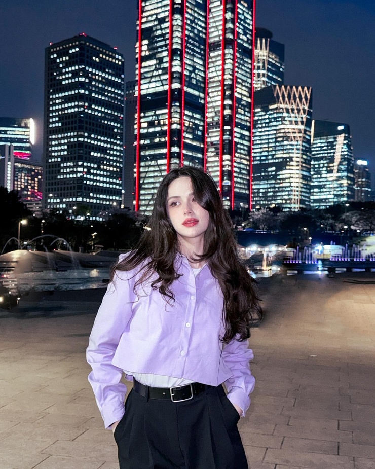 Picture of Lisa Rosh