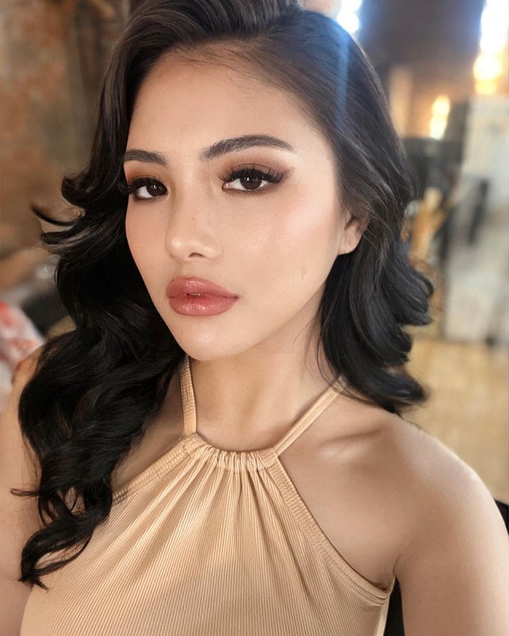 Picture of Caira Lee