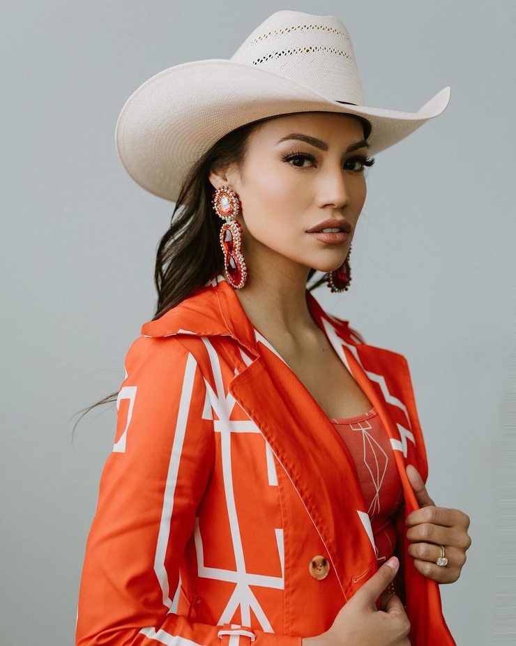 Ashley Callingbull picture