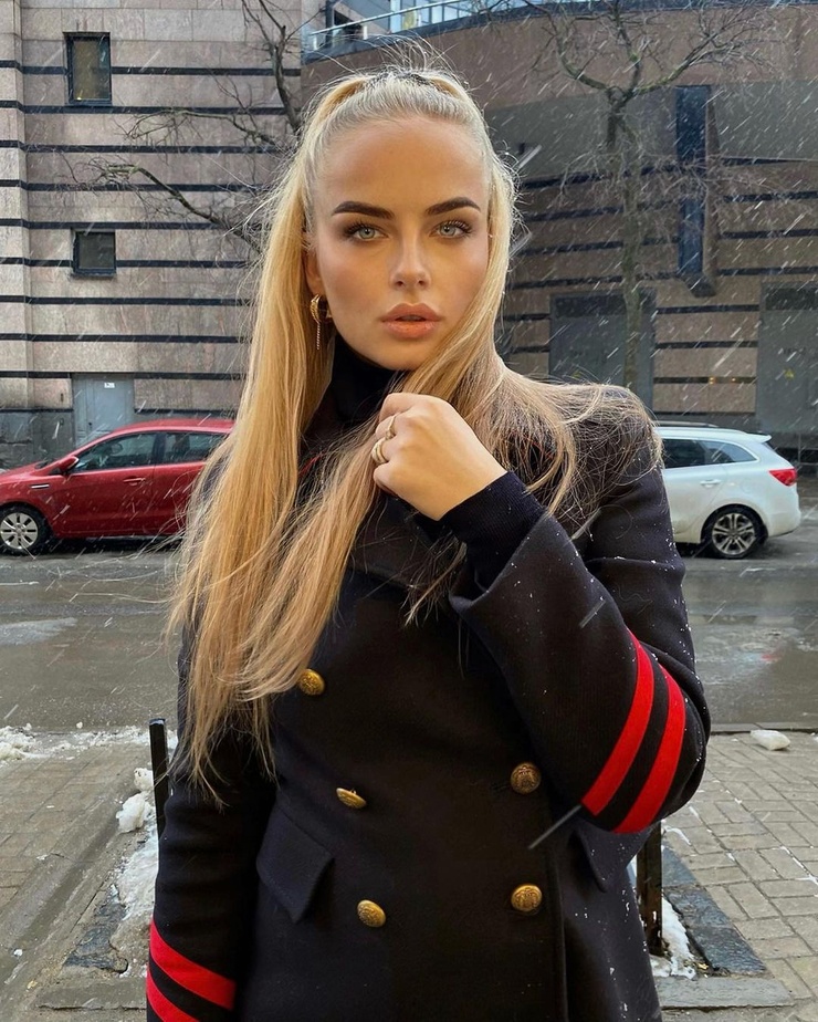 Picture of Polina Tsarenkova