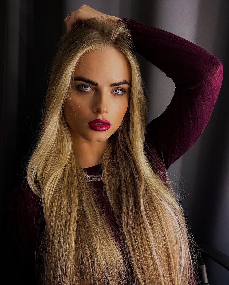 Picture of Polina Tsarenkova