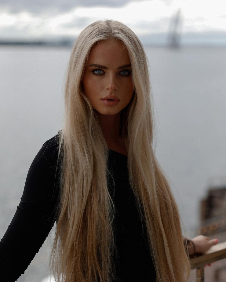 Picture of Polina Tsarenkova