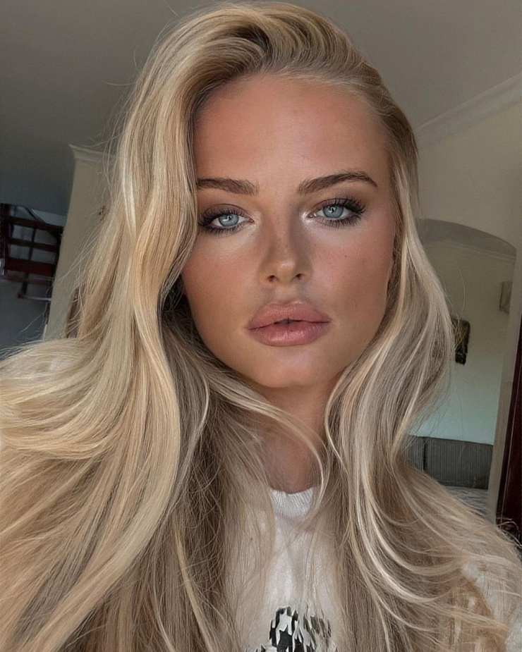 Picture of Polina Tsarenkova