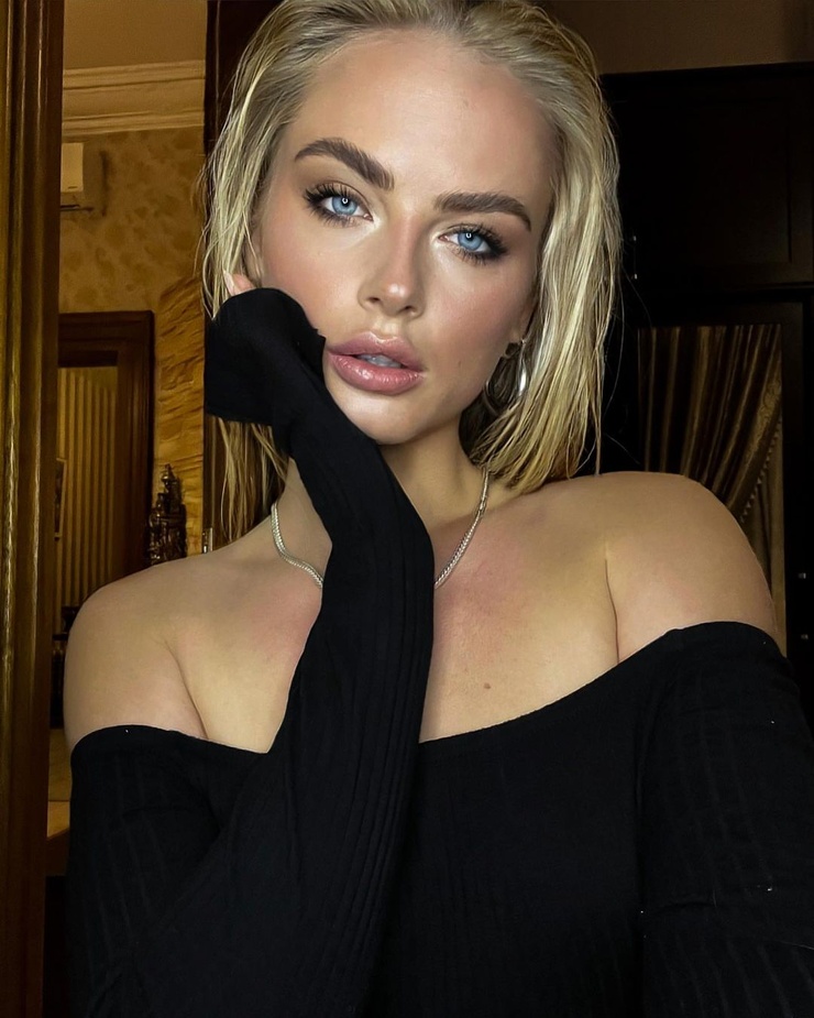 Polina Tsarenkova image