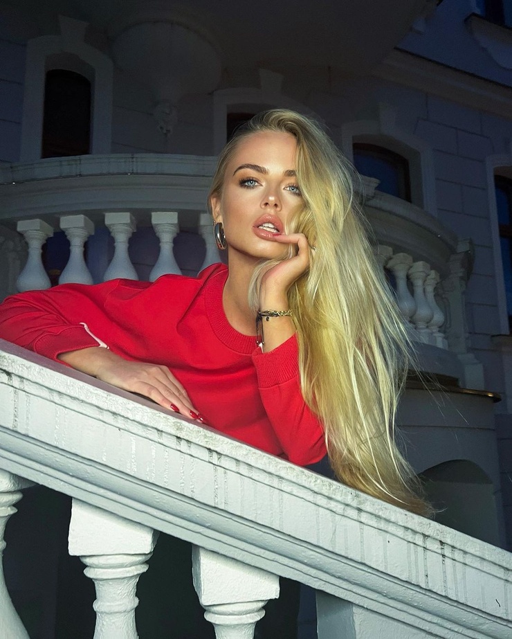 Polina Tsarenkova image