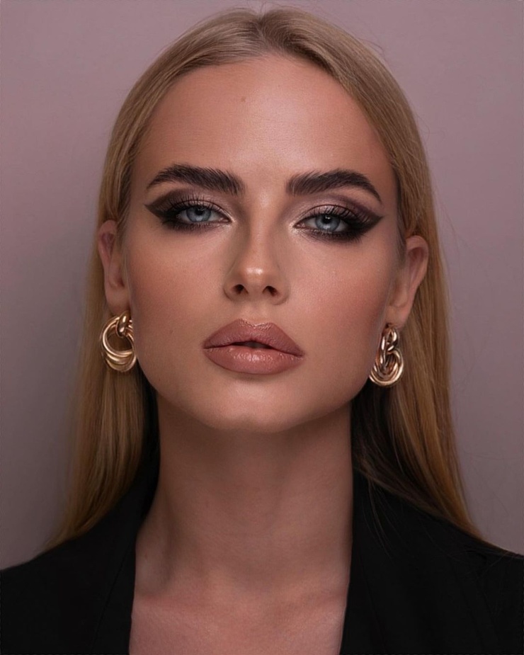 Polina Tsarenkova image