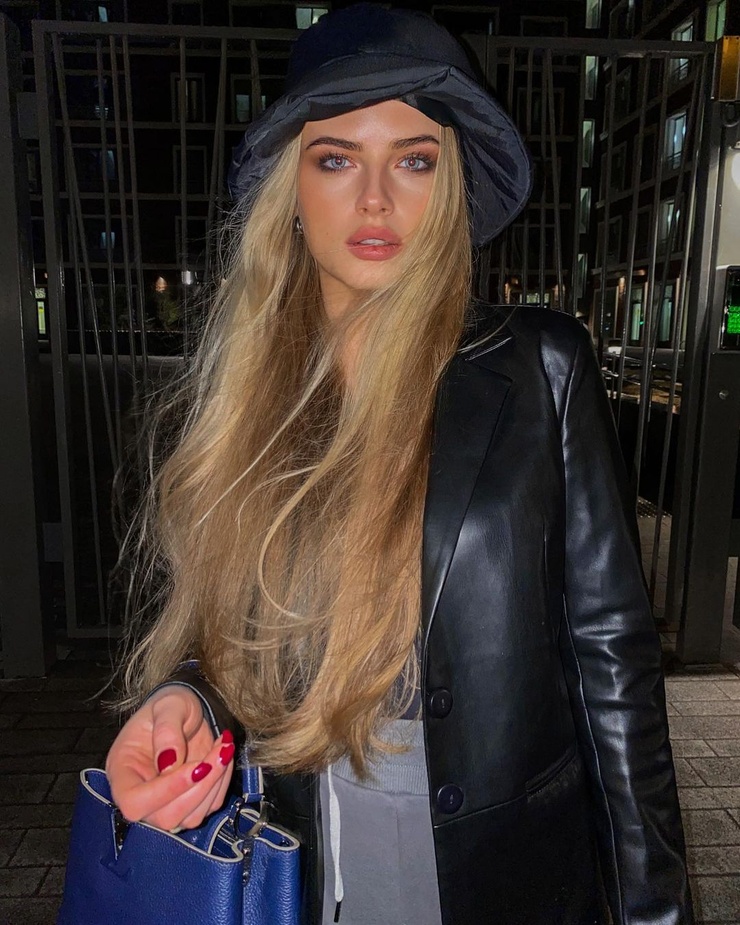 Picture of Polina Tsarenkova