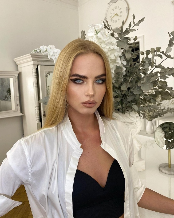 Picture of Polina Tsarenkova