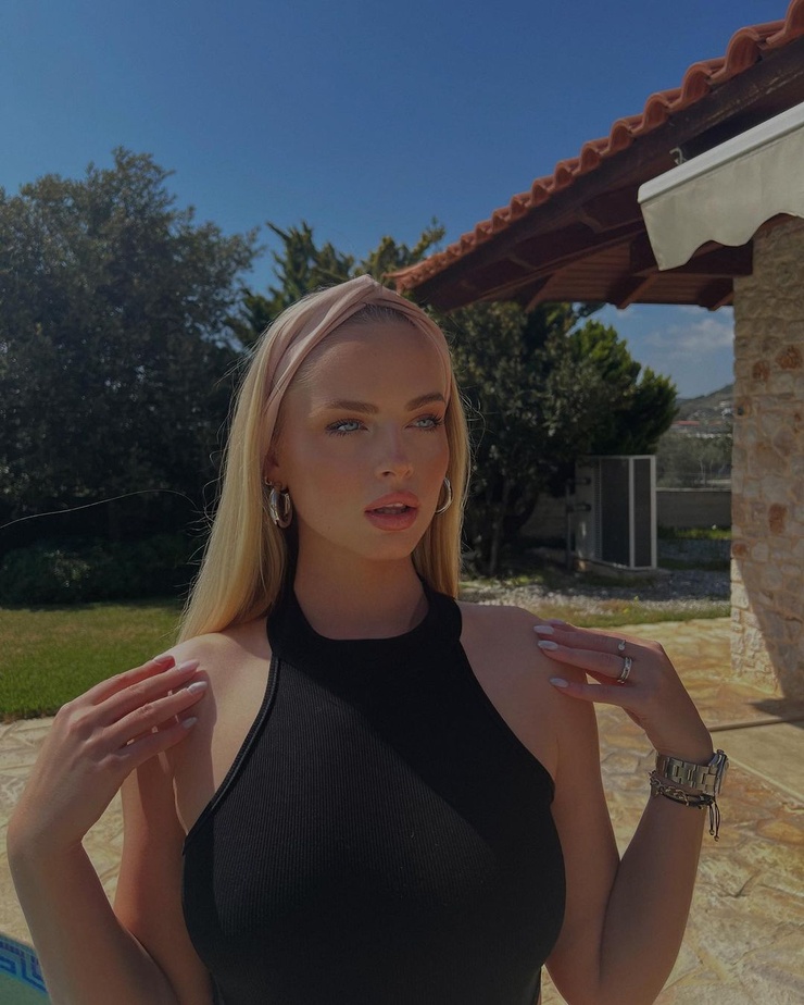 Polina Tsarenkova image