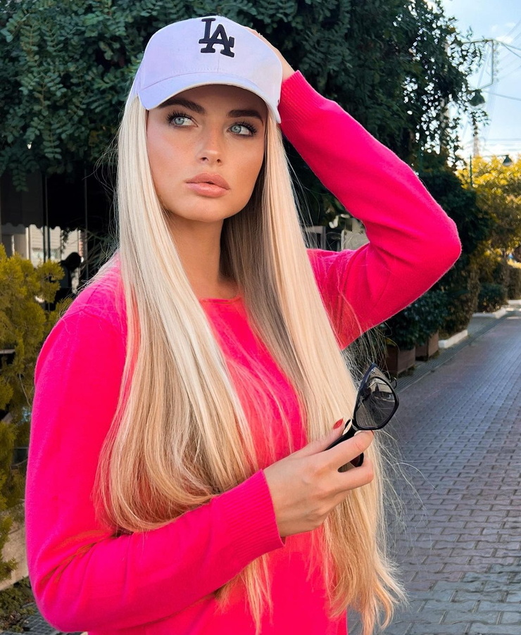 Picture of Polina Tsarenkova