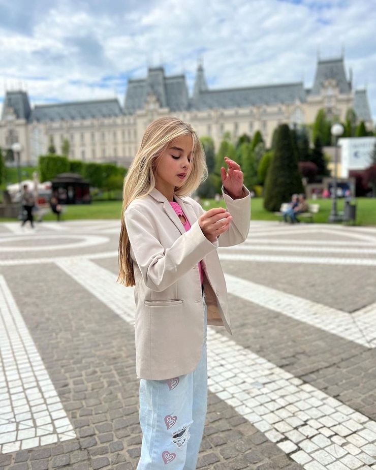 Picture of Kamelia Melnic