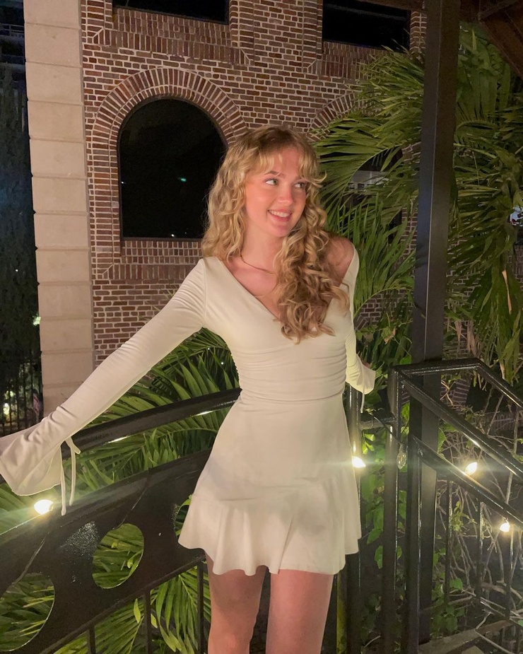 Picture of Sarah Abbott