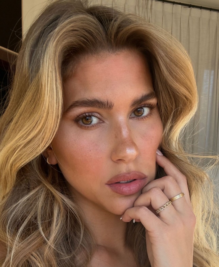Picture of Kara Del Toro