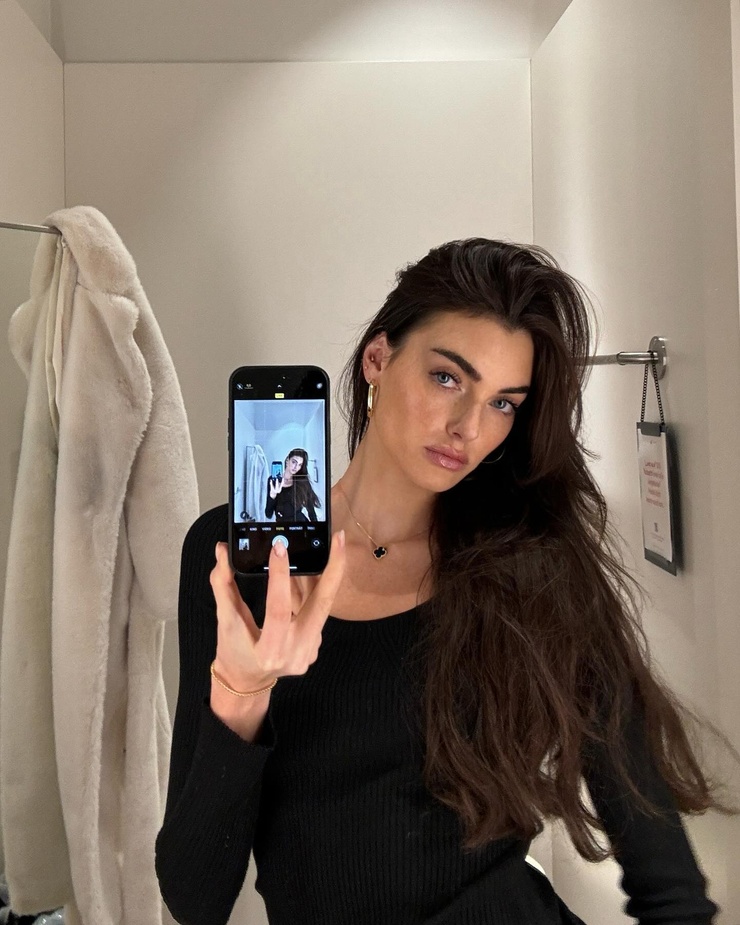 Picture of Celine Bethmann