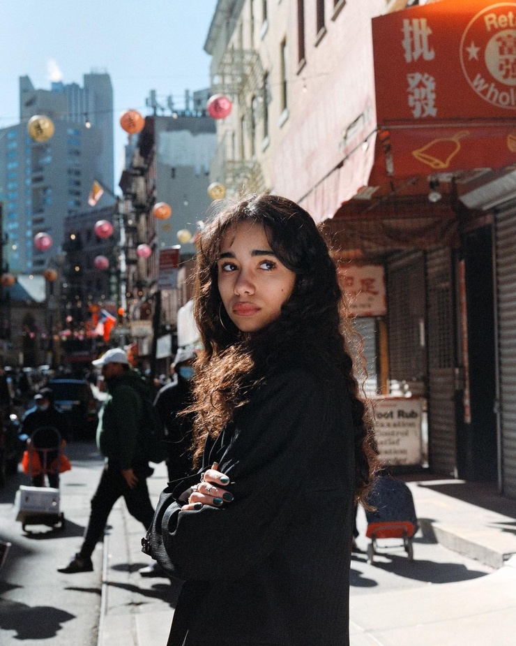 Picture of Sateen Besson