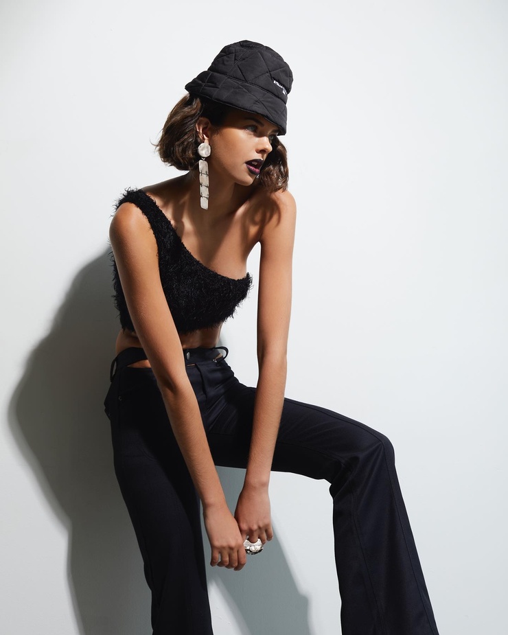 Iza Gonzalez picture