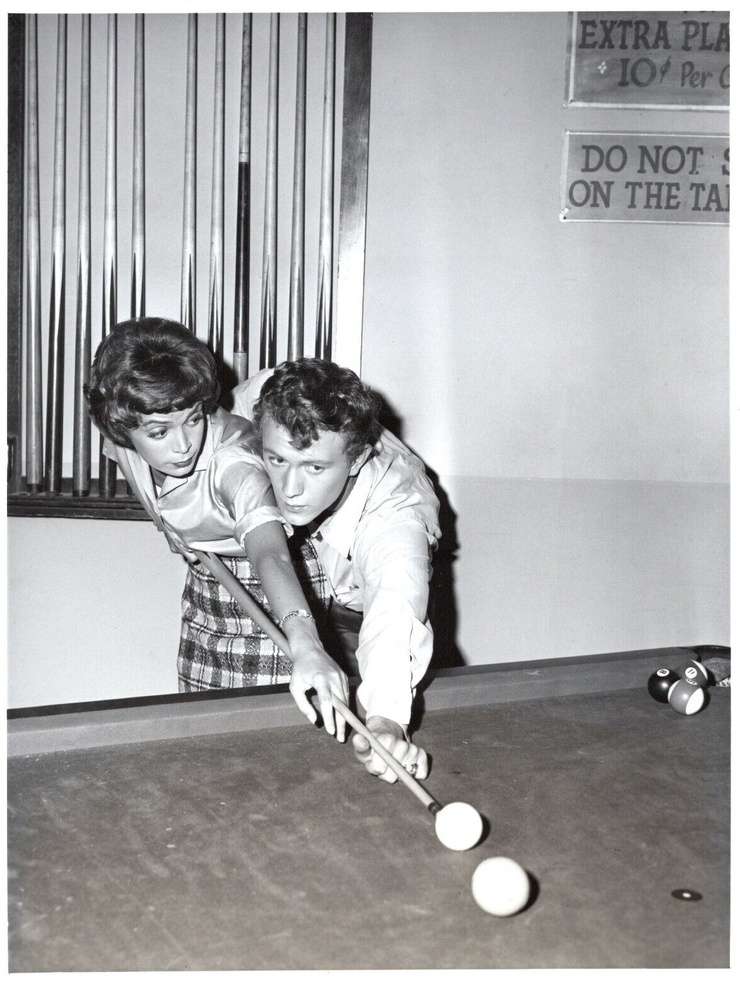 Annie Fargue, Gerald Trump