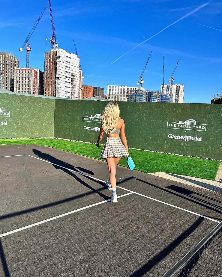 Picture of Thea Thompson