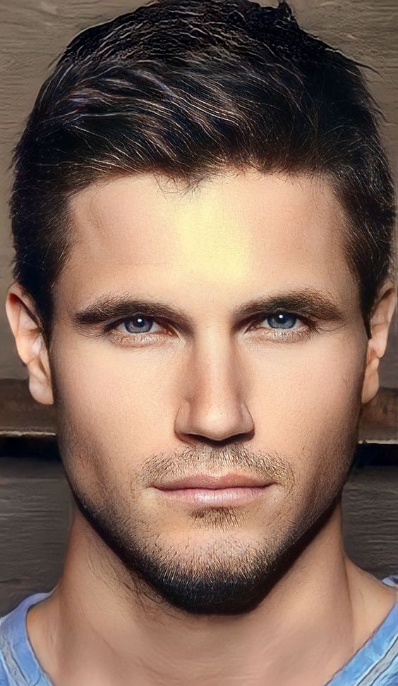 Picture of Robbie Amell