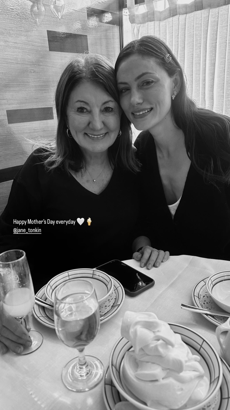 Picture of Phoebe Tonkin