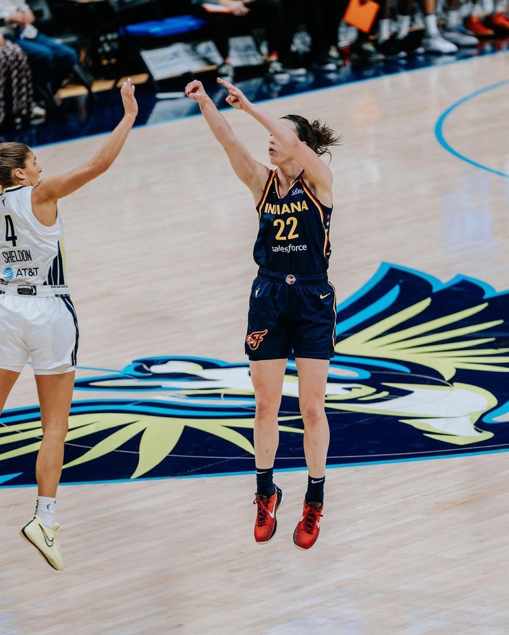 Picture of Caitlin Clark (ii)