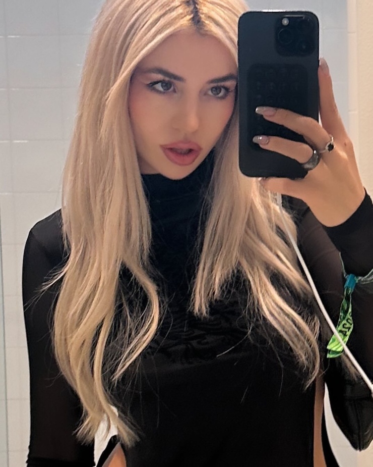 Picture of Ava Max
