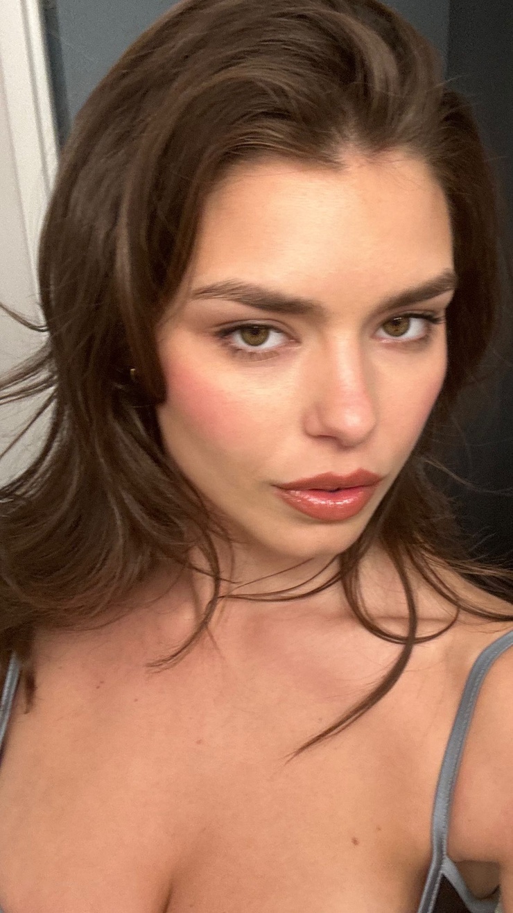 Picture of Lauren Searle