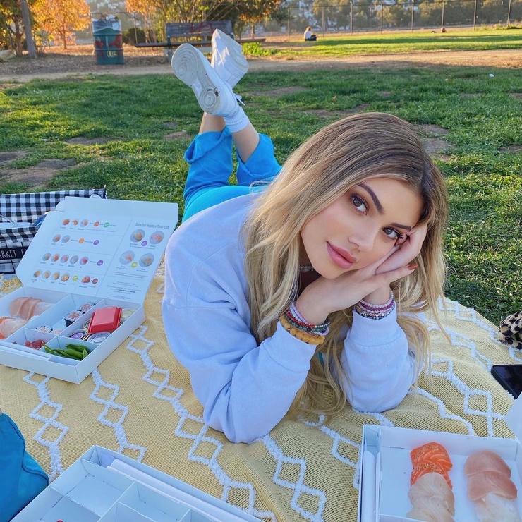 Picture of Kelsey Calemine