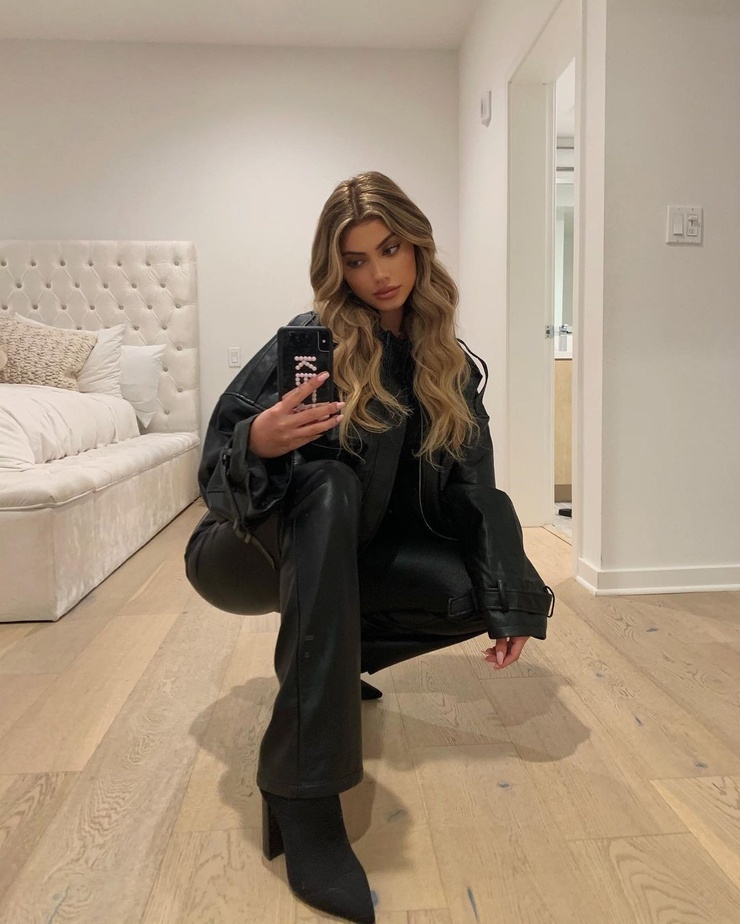 Picture of Kelsey Calemine