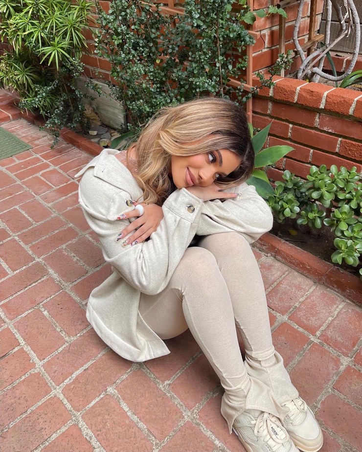 Picture of Kelsey Calemine